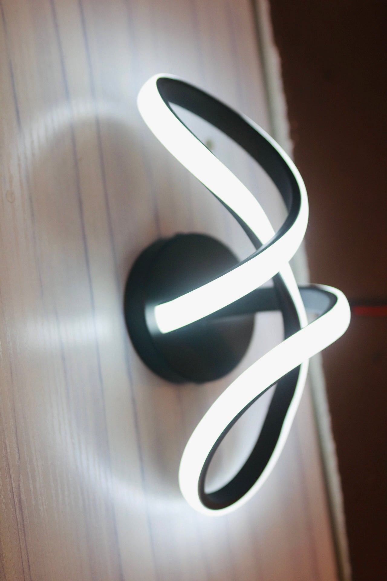 WALL LIGHT W408 – SYNX HOUSE